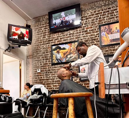 JUST IN TIME HAIR TRENDS - Updated October 2025 - 35 Photos & 49 ...