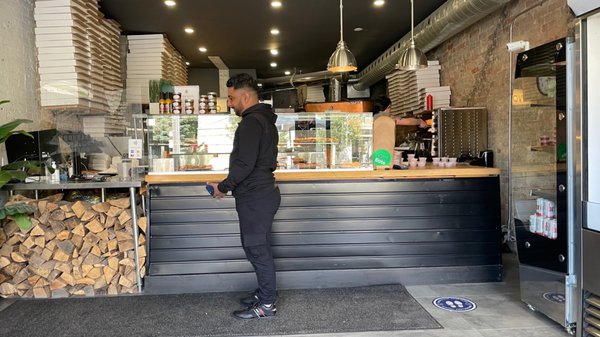 REVOLVER PIZZA - Updated December 2025 - 64 Photos & 65 Reviews - 388 ...