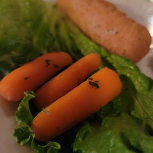 MAKOS MARINA BAR & GRILL - Updated April 2025 - 34 Photos & 28 Reviews ...