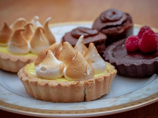 AVRIL - Updated January 2026 - 25 photos & 10 avis - A1-1660 Boulevard ...