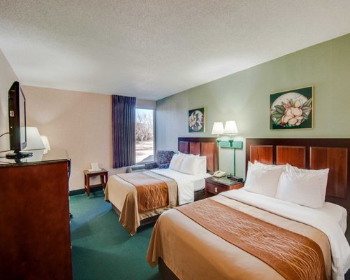 COMFORT INN VIRGINIA HORSE CENTER - Updated December 2025 - 17 Photos ...