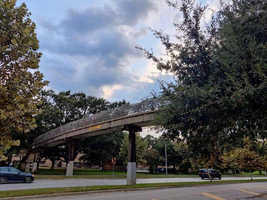 THE LOVE LOCK BRIDGE - Updated October 2025 - 18 Photos & 10 Reviews ...