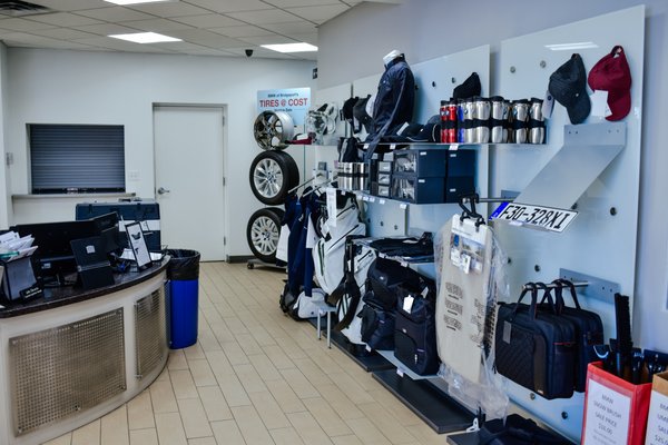 BMW OF BRIDGEPORT - Updated December 2025 - 29 Photos & 77 Reviews - 43 ...