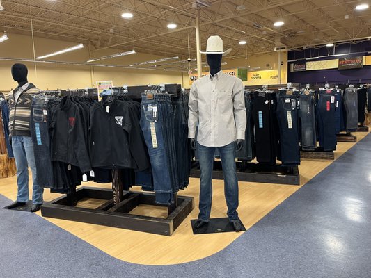 EL REPARO WESTERN APPAREL - Updated December 2025 - 1506 N Main St, Salinas, California - Shoe ...