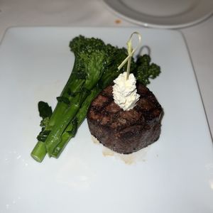 TOONIES FISH & STEAKHOUSE - 26 Photos & 46 Reviews - 216 N Bridge St ...