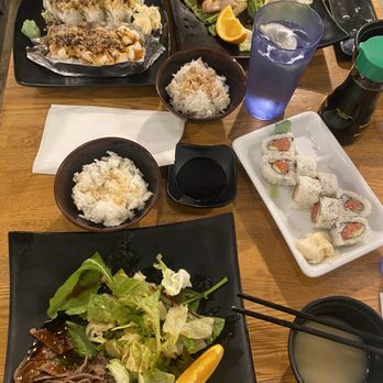 FULL MOON SUSHI - Updated May 2024 - 240 Photos & 413 Reviews - 647 ...