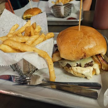 BRGR STOP - Updated August 2024 - 1440 Photos & 1018 Reviews - 4301 ...