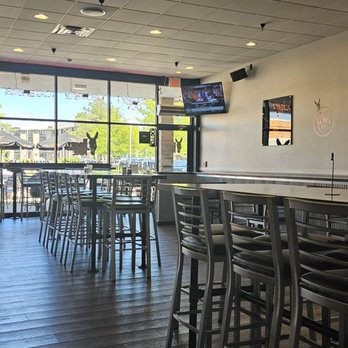 THE HUNGRY MULE - Updated December 2025 - 229 Photos & 347 Reviews ...