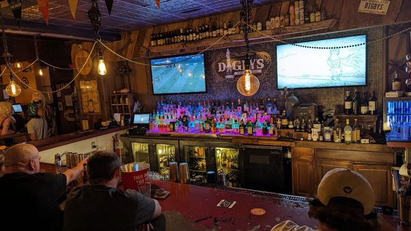 DIGBY’S PUB AND PATIO - Updated November 2025 - 251 Photos & 152 ...