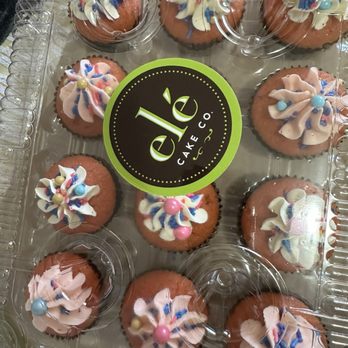 ELÉ CAKE COMPANY - Updated December 2025 - 37 Photos & 55 Reviews ...