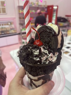 SCOOPS ICE CREAM & MILKSHAKE BAR - 20 Photos & 15 Reviews - 8784 ...