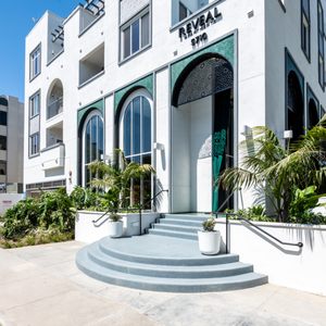 THE Q PLAYA - 42 Photos & 16 Reviews - 5901 Center Dr, Los Angeles ...