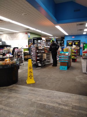 COUNTRY FAIR STORE 79 - Updated December 2025 - 24 Photos - 612 W Main ...