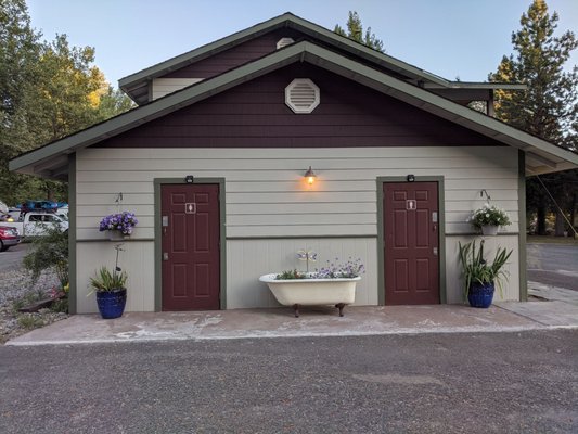 FRIENDLY RV PARK AND CAMPGROUND - 48 Photos & 54 Reviews - 1800 Black ...