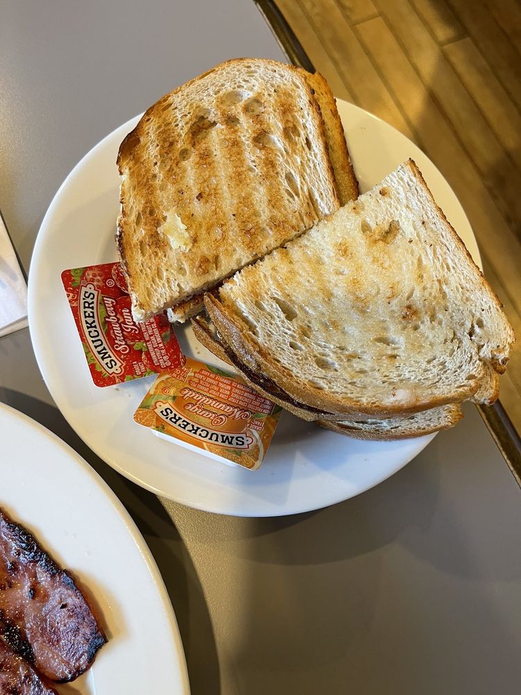 SWEET HOLLOW DINER - Updated May 2025 - 148 Photos & 158 Reviews - 100 ...