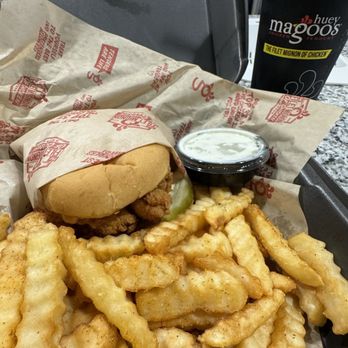 HUEY MAGOO’S CHICKEN TENDERS - Updated October 2025 - 24 Photos & 33 ...