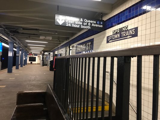 MTA - SPRING STREET SUBWAY STATION - C - Updated July 2024 - 17 Photos ...