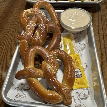 TIPSY PUTT - Updated August 2024 - 412 Photos & 256 Reviews - 301 W ...