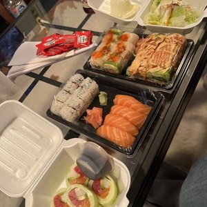 FRIDAY TUNA - 180 Photos & 128 Reviews - Japanese - 750 N Germantown ...