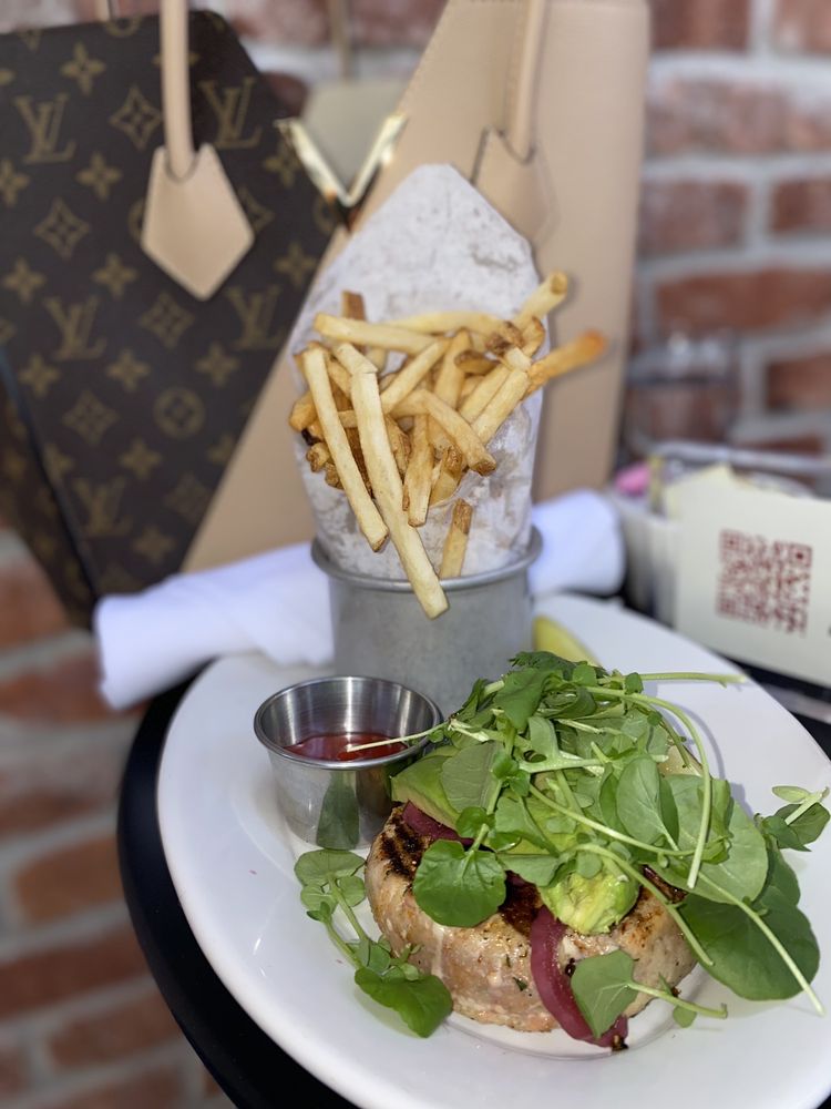 RAYMOND’S | 709 Photos & 656 Reviews | 101 E Ridgewood Ave, Ridgewood ...