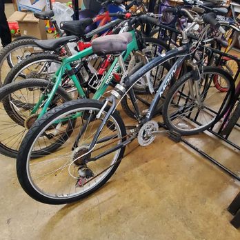 REDMOND GOODWILL - Updated January 2026 - 71 Photos & 85 Reviews ...