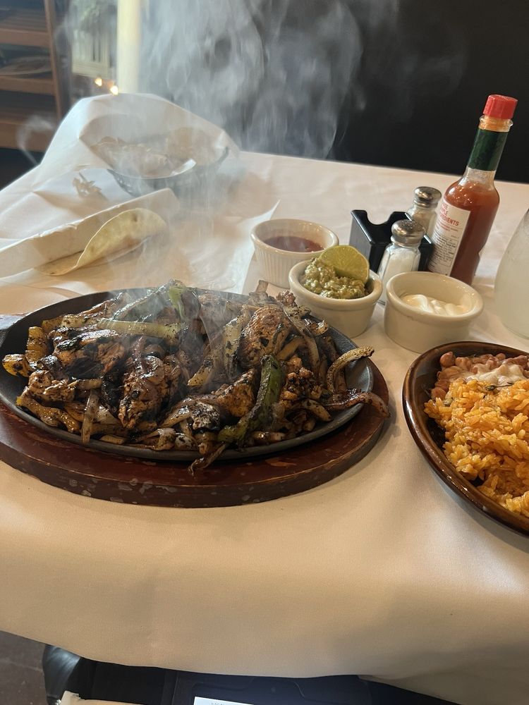 RAVELLO’S RESTAURANT - Updated January 2026 - 54 Photos & 51 Reviews ...