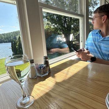 MAPLE ON THE LAKE - Updated December 2025 - 103 Photos & 95 Reviews ...