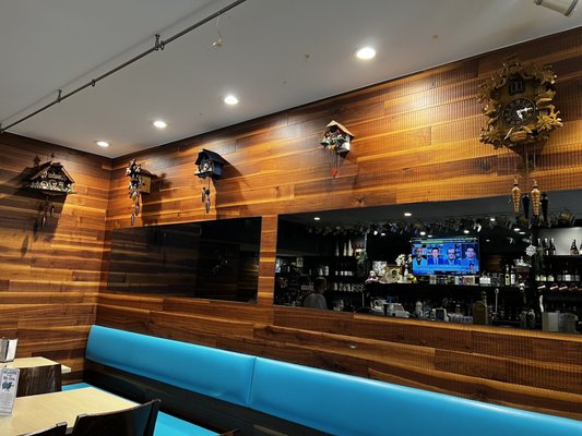 THE BLU COW - Updated August 2025 - 118 Photos & 97 Reviews - 304 ...