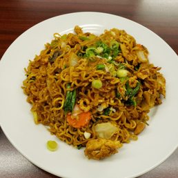 NAING MYANMAR FAMILY RESTAURANT - Updated July 2024 - 277 Photos & 360 ...