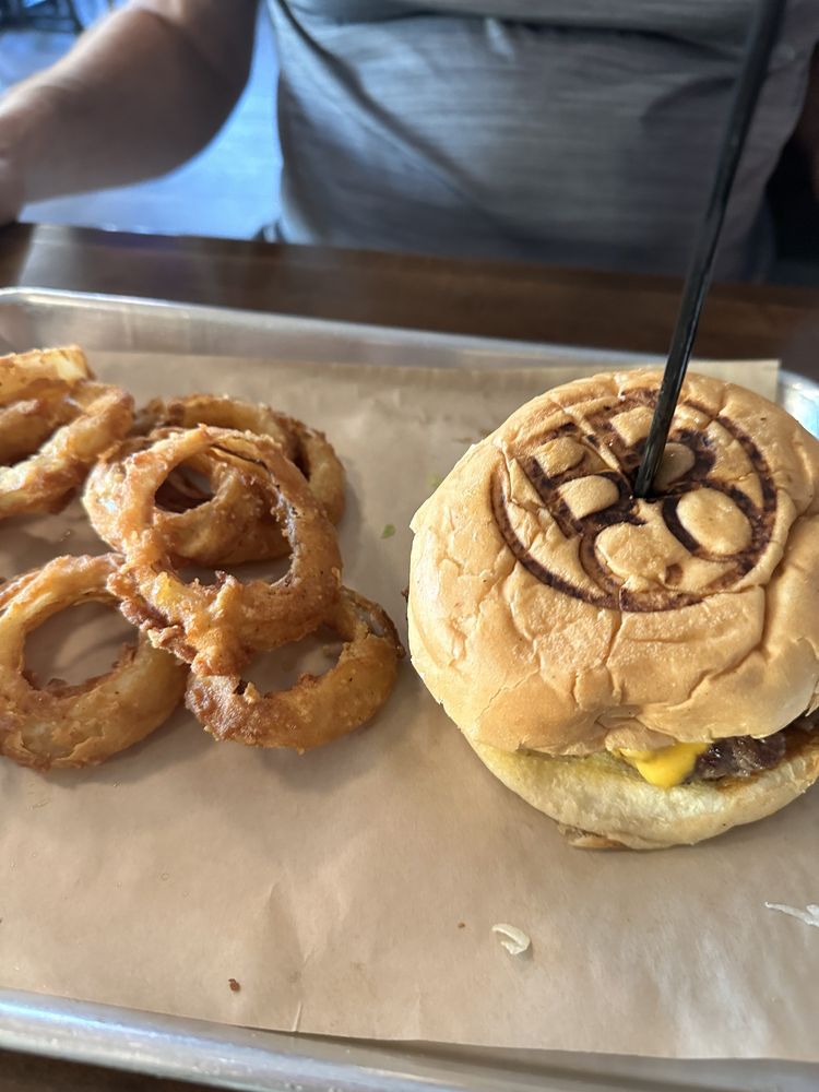 BRANDED BURGER - Updated July 2024 - 15 Photos & 21 Reviews - 104 W Elm ...