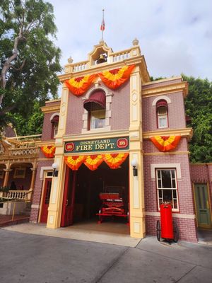 WALT’S MAIN STREET STORY TOUR - Updated August 2025 - 21 Photos - 1313 ...