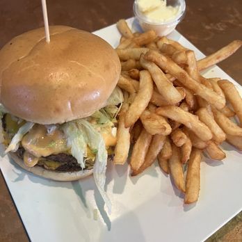 LOONEYS PUB SOUTH - Updated January 2026 - 232 Photos & 409 Reviews ...