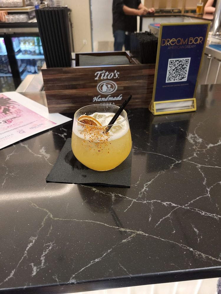 DREAM BAR - 1 American Dream Way, East Rutherford, New Jersey ...