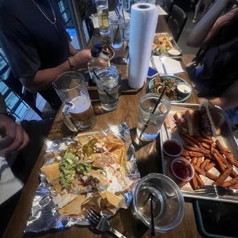 GAS MONKEY ICEHOUSE - Updated December 2025 - 115 Photos & 93 Reviews ...