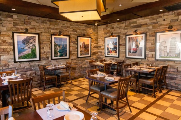 MAMA LISA RESTAURANT - Updated December 2025 - 235 Photos & 524 Reviews ...