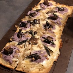 MACKENZIE RIVER PIZZA CO. - Updated July 2025 - 113 Photos & 148 ...