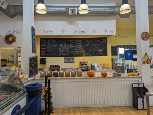 CAPE COD CREAMERY - Updated January 2026 - 152 Photos & 283 Reviews ...