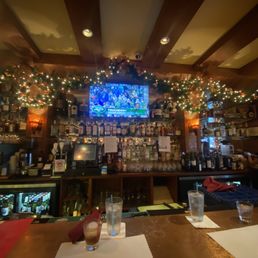 FRANCO’S METRO RESTAURANT, BAR & PIZZA - Updated January 2026 - 497 ...