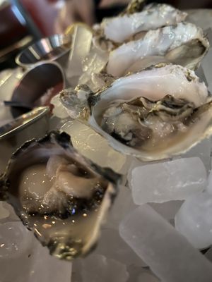 THE SILVER PIG BAR & OYSTER ROOM - Updated August 2025 - 143 Photos ...