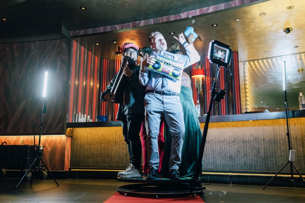 ELITE 360 PHOTO BOOTH - Updated May 2024 - 10 Photos - Spring Valley ...