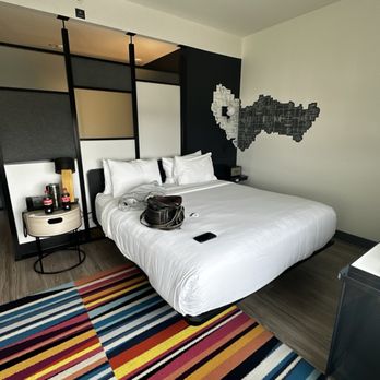 ALOFT ATLANTA AT THE BATTERY ATLANTA - Updated December 2025 - 90 ...