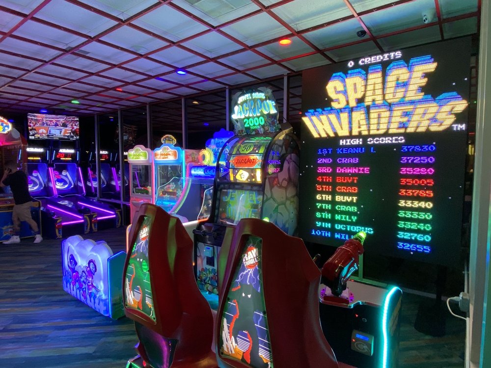 PINBOY’S AT THE BEACH - 81 Photos & 62 Reviews - 1577 Laskin Rd ...