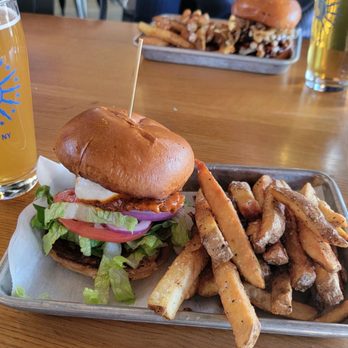 BELT LINE BREWERY & KITCHEN - Updated May 2025 - 253 Photos & 101 ...