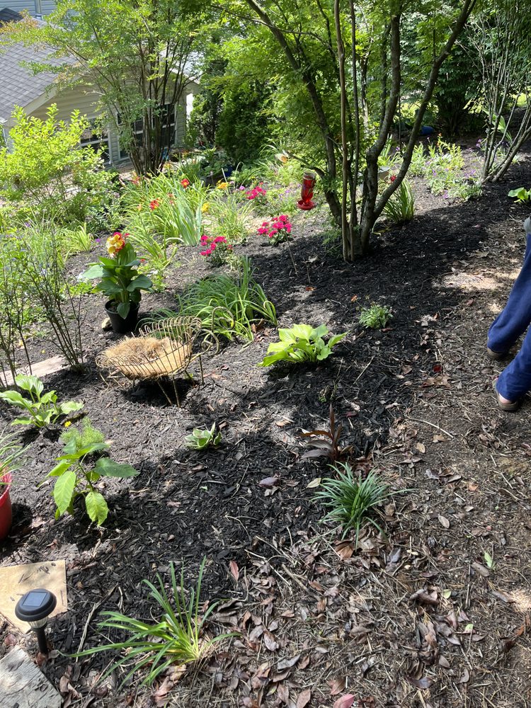 HELPING HAND LANDSCAPING - Updated August 2024 - Knoxville, Tennessee ...
