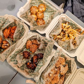 WINGSTOP - Updated December 2024 - 10 Photos - 1121 Castlefield Avenue ...