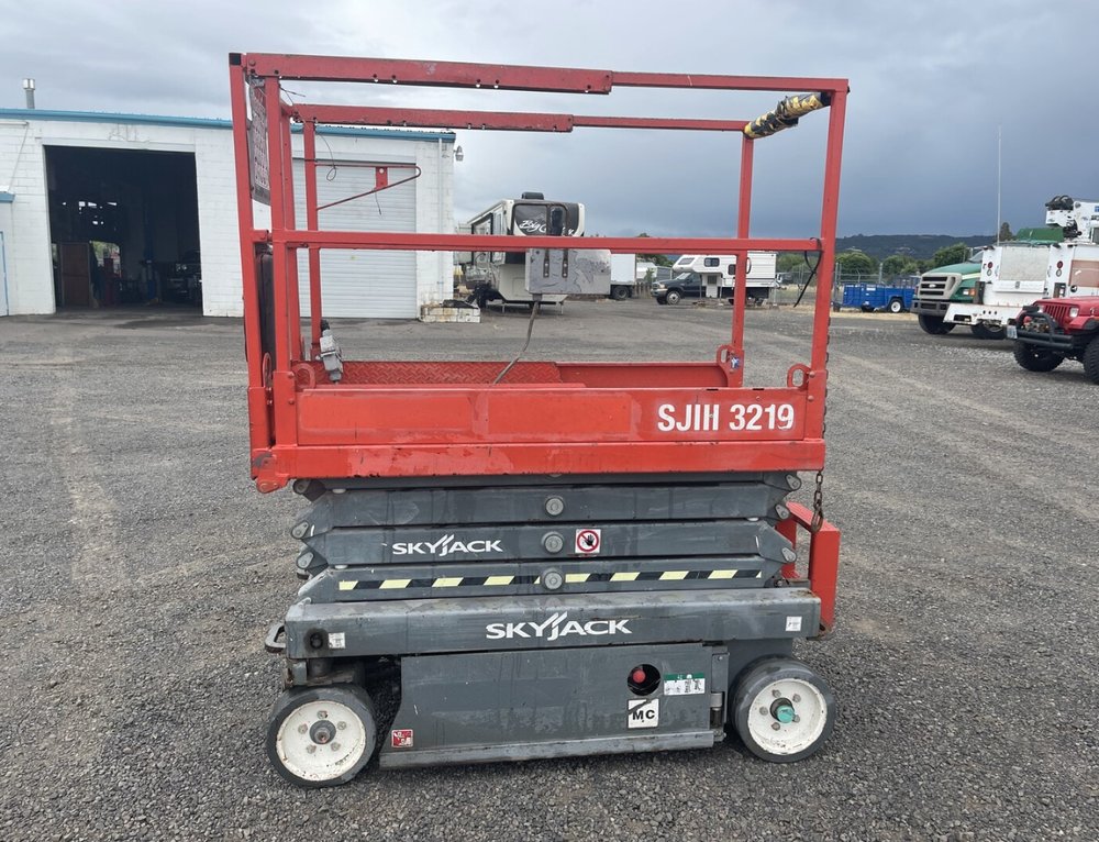 RJ TRUCK SALES - Updated July 2024 - 13 Photos - 6740 Crater Lake Ave ...