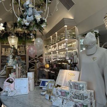 THE CAKE BAKE SHOP BY GWENDOLYN ROGERS-BROAD RIPPLE VILLAGE - Updated ...