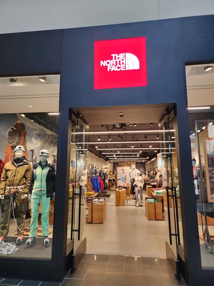 THE NORTH FACE WASHINGTON SQUARE - Updated May 2024 - 9585 SW ...