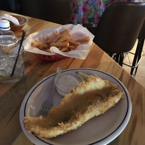 TOMAHAWK FAMILY RESTAURANT - 11 Photos & 18 Reviews - 1020 N 4th St ...