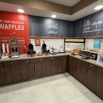 HAMPTON INN ANCHORAGE - Updated October 2025 - 199 Photos & 71 Reviews ...